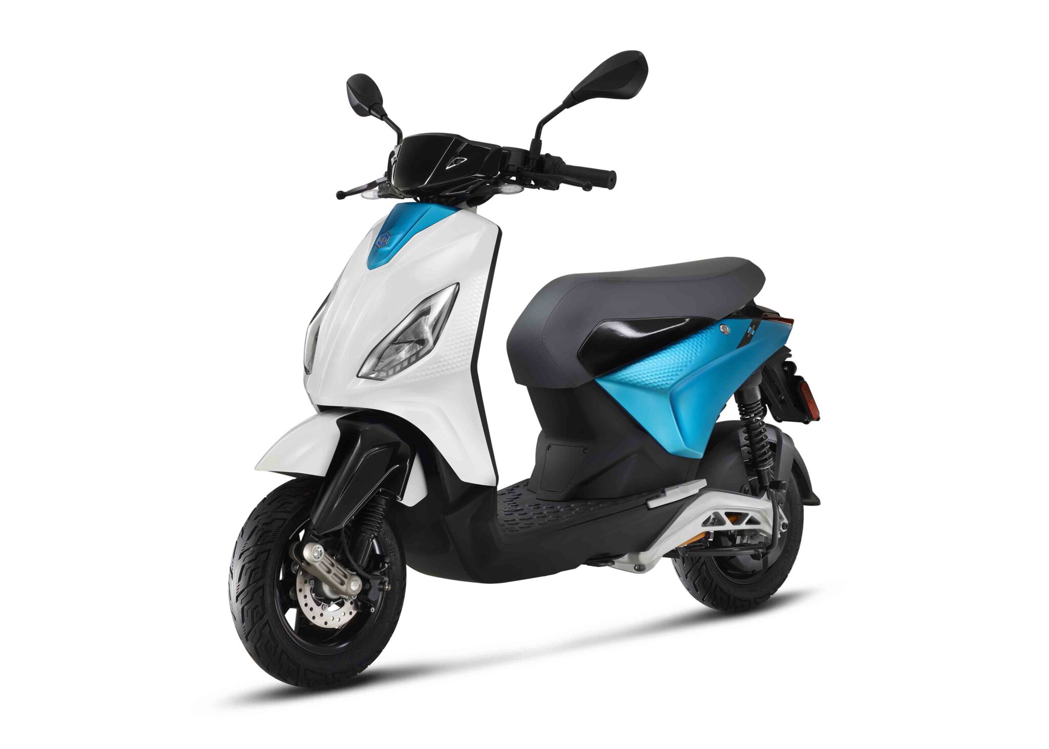 פיאג'ו PIAGGIO 1 | קטנוע חשמלי זריז בעיר | עופר אבניר